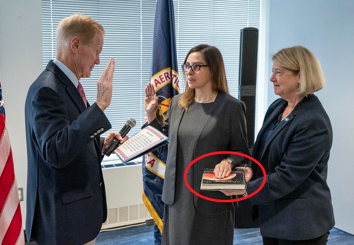 New NASA Director Swears Oath on Carl Sagan Book Instead of Bible New NASA Director Swears Oath on Carl Sagan Book Instead of Bible